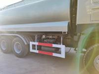 China Sinotruk HOWO 380HP Watering Truck 12.00R20 Radial Tire 30000kg GVWR for Business for sale