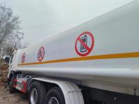 China Sinotruk 6x4 Carbon Steel Fuel Tanker Truck 25000L Diesel Oil Transport 380HP for sale