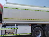 China Sinotruk HOWO 6x4 20000L Fuel Tanker Truck 10 Wheels Oil Tanker for sale