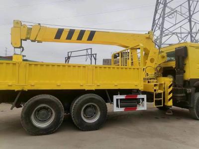 China HOWO 6x4 Truck Mounted Crane 12t Straight Boom 4 Sections 17.2m Lifting Height for sale
