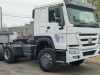 China Sinotruck HOWO 6x4 Tractor Truck 375-430HP Euro II-V Manual Transmission Radial Tires for sale