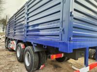 China Sinotruk HOWO 8x4 Blue Used Box Truck 351-420hp Euro 2 12-Speed Manual 41-50T Load Capacity for sale