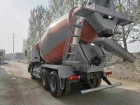 China Sinotruk HOWO 6x4 Used Mixing Tanker Truck 8500x2500x3600mm 351-450hp for sale