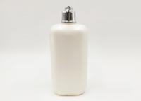 China 350ml Flat PET Plastic Shampoo Bottle with Silver Cap Customizable for sale
