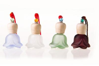 China FDA Car Vent Perfume Glass Bottle 5ml-15ml with Hanging Rope for Essential Oils for sale