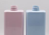 China 500ml PET Plastic Cosmetic Bottle with Black Lotion Pump for Packaging for sale