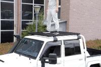 China Rain Gutter Mounting Roof Rack for Toyota Land Cruiser LC79 1400x1320mm 200kg Capacity for sale