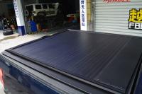 China Aluminum Alloy Retractable Tonneau Cover for Nissan Navara NP300 Pickup Truck Bed 45kg for sale