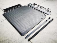 China Black Aluminum Hard Tonneau Cover for Toyota Tacoma 4x4 Pickup 5 Year Warranty for sale