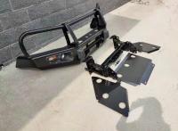 China Toyota Tacoma 4X4 Front Bumper Bull Bar with Winch Plate 3-5mm Steel for sale