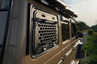 China Aluminum Alloy Rear Gullwing Window for Mercedes G-Class W463 1989 Black Powder Coating for sale