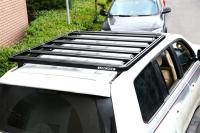 China Toyota LC200 Flat Roof Rack Lightweight Aluminum Alloy Tray 1500x1200mm Backbone Mounting for sale