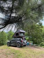 China 4x4 Offroad Clamshell Aluminum Hard Shell Rooftop Tent 4 Person 210x143cm for sale