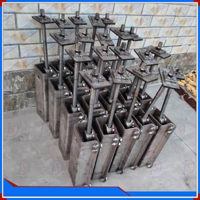 China Conveyor Belt Screw Tensioner Device For Manual Belt Control In Mining Plants for sale