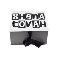 China Customize Luxury Gift Boxes With Glossy Matte Lamination Surface Handling for sale