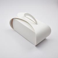China Custom Lightweight White Cake Box With Handle Food Packaging Box for sale