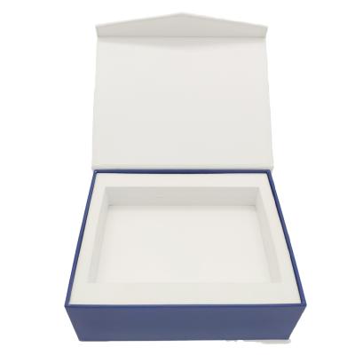 China Luxury Large Size White Magnetic Paper Box for Clothes or Shoes Packaging for sale