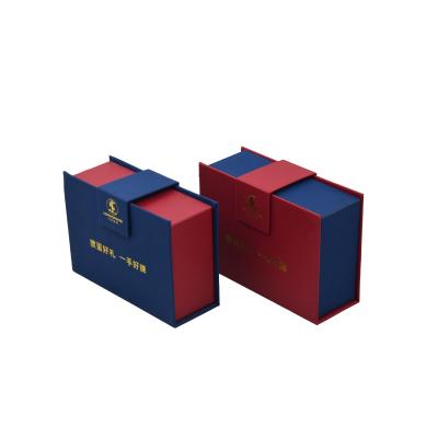 China Eco-Friendly Luxury Gift Box with Customizable Size and Magnetic Closure for Two-Deck Playing Cards for sale