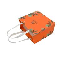 China Glossy Luxury Shopping Paper Bag Boutique Packaging 190gsm Anti Scratch For Cosmetic for sale