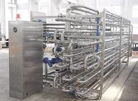 China Automatic Steam Dairy Product Sterilizer Machine with 137°C Sterilization & 1-5 T/H Capacity for Milk and Juice Processing for sale