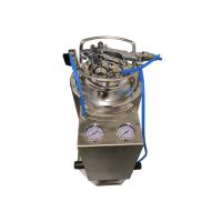 China Economy Handheld Spray Gun 20L Capacity 0.6MPa Pneumatic Oil Applicator for Baking and Food Processing for sale
