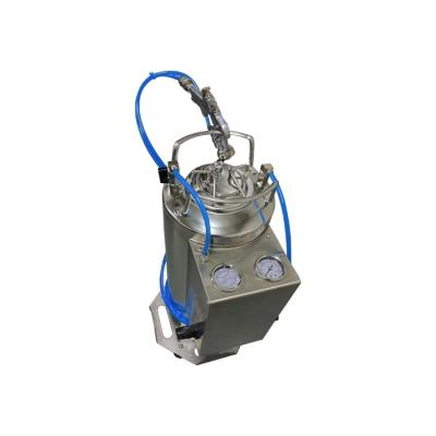 China Economy Handheld Spray Gun 20L Capacity 0.6MPa Pneumatic Oil Applicator for Baking and Food Processing for sale
