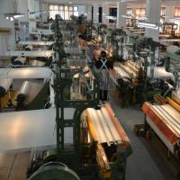 China ZYTT Automatic Shuttle Loom 180cm Weaving Machine for Plain Cotton Fabrics 110-140rpm for sale
