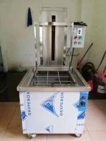 China Single Tank Ultrasonic Cleaning Equipment PLC Controlled For Metal Components for sale