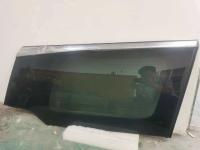 China Alphard GGH30 Toyota Replacement Glass , Auto Body Glass With Bright Stripes for sale