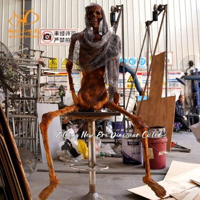 China Hyper-realistic Skeleton Prop for Halloween Haunted Houses and Themed Parks for sale