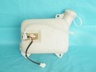 China WG1600860202 Windshield Washer Tank Assembly For STR for sale