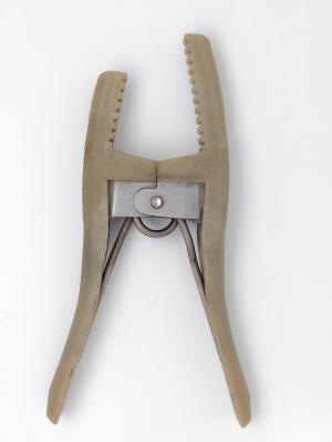 China Corrosion Resistant Manual Clamps 217mm Anodizing Clamp For Aluminum Profile Line for sale
