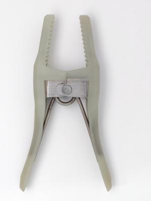 China Serrated Jaw Manual Anodizing Clamp For Aluminum Profiles Surface Treatment Fixture for sale