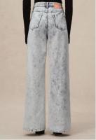 China Loose-fit wide-leg design with a mid-high waist for sale