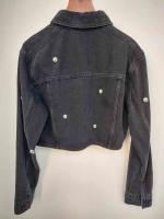 China Vintage Elegance Cropped Denim Jacket Trendy Edgy Look For Various Outfits for sale