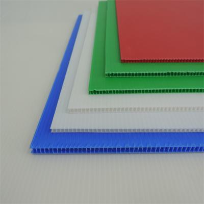 China 4x8' Lowes PP Corrugated Plastic Sheets Customized Color Waterproof for sale