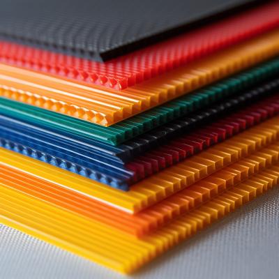 China Customized Color Corrugated Plastic Sheets 4x8' Corona Treatment Printing Use 12mm for sale