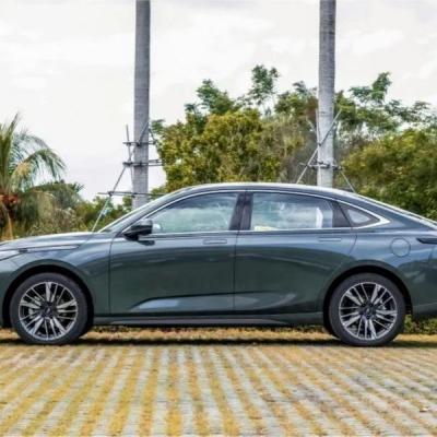 China Changan Qiyuan A05 2024 PHEV Compact Sedan 185km/h Max Speed 70km Electric Range for sale