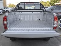 China Off-Road 6 Diesel Double Cabin 2WD Pickup 2498cc 103kW Left Hand Drive for sale