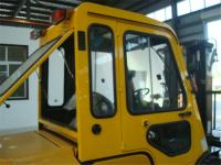 China Free Lifting 3T Diesel Forklift With Cab Two Stage Three Stage Mast Yellow for sale
