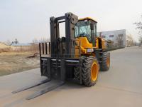 China 6ton 4WD Diesel Powered Forklift Small Rough Terrain Forklift 5m Lifting Height For Log for sale