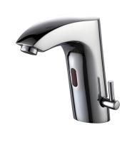 China Zinc Body Sensor Water Faucet - Battery Operated Kitchen Tap with 5-Year Warranty and 0.1-0.5 MPa Pressure Range for sale