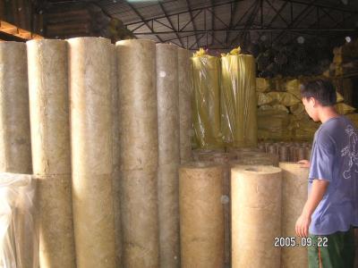 China High Density Stonewool Pipe Insulation 120-150kg/m³ for Thermal & Soundproofing Applications for sale