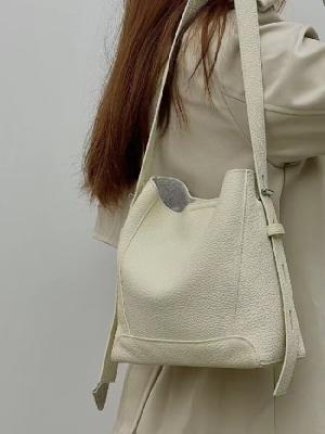 China Women's Top-Grain Full-Grain Cowhide genuine leather Crossbody Bag  Large-capacity Shoulder Bag Tote Bag Crossbody Bag Bucket Bag for sale