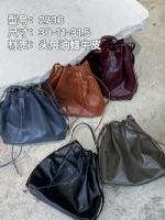 China Top-grain oil-waxed cowhide genuine leather Large-capacity drawstring shoulder bag backpack Duffel Bag Fashion Bags for Women Wholesale backpack Supplier for sale