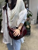 China Top-Grain Oil-Waxed Cowhide Large Capacity Dumpling Bag genuine leather shoulder bag crossbody bag tote bag underarm bag China supplier wholesale for sale