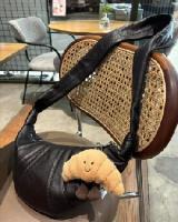 China A-Grade Sheepskin Large Capacity Croissant Dumpling Bag women's genuine leather shoulder bag crossbody bag China factory wholesale for sale