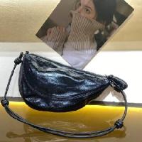 China Top-Grain Oil-Waxed Cowhide Cloud-Shaped Dumpling Bag  Fashion Bags for Women genuine leather shoulder bag crossbody bag underarm bag wholesale for sale