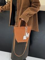 China Top Grain Full-Grain Cowhide Handheld Crossbody Bag genuine leather bag China factory wholesale women's fashion handbag shoulder crossbody bag Bucket Bag for sale