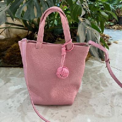 China Top Grain Full-Grain Cowhide Handheld Crossbody Bag genuine leather bag China factory wholesale women's fashion handbag shoulder crossbody bag Bucket Bag for sale